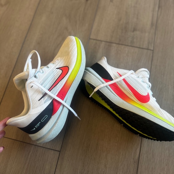 Nike Air Winflow 9 | Shoes | Nike Air Winflo 9 Running Shoes In A White ...
